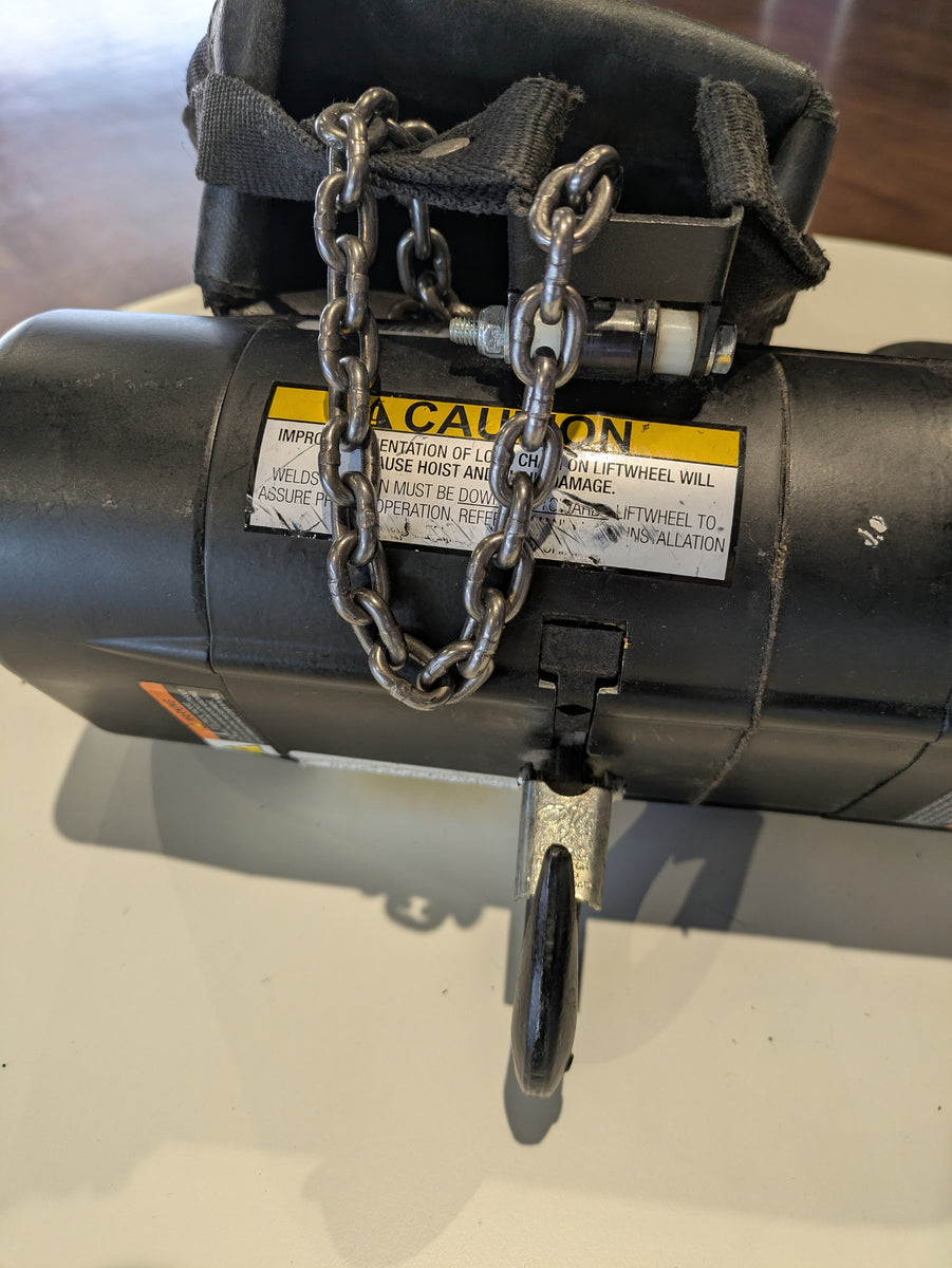 CM Prostar, 250kg SWL, D8 with 8m chain – Stage Experts Ltd