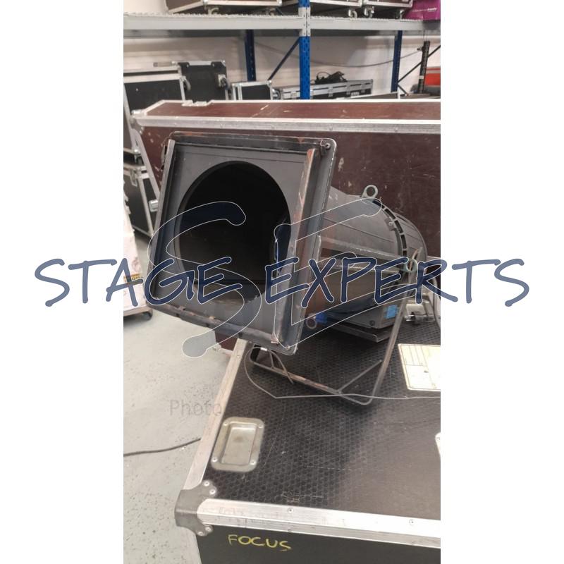 DS205 PROFIL REFLECTOR 2 KW ADB ( LOT 7 PIECES ) – Stage Experts Ltd